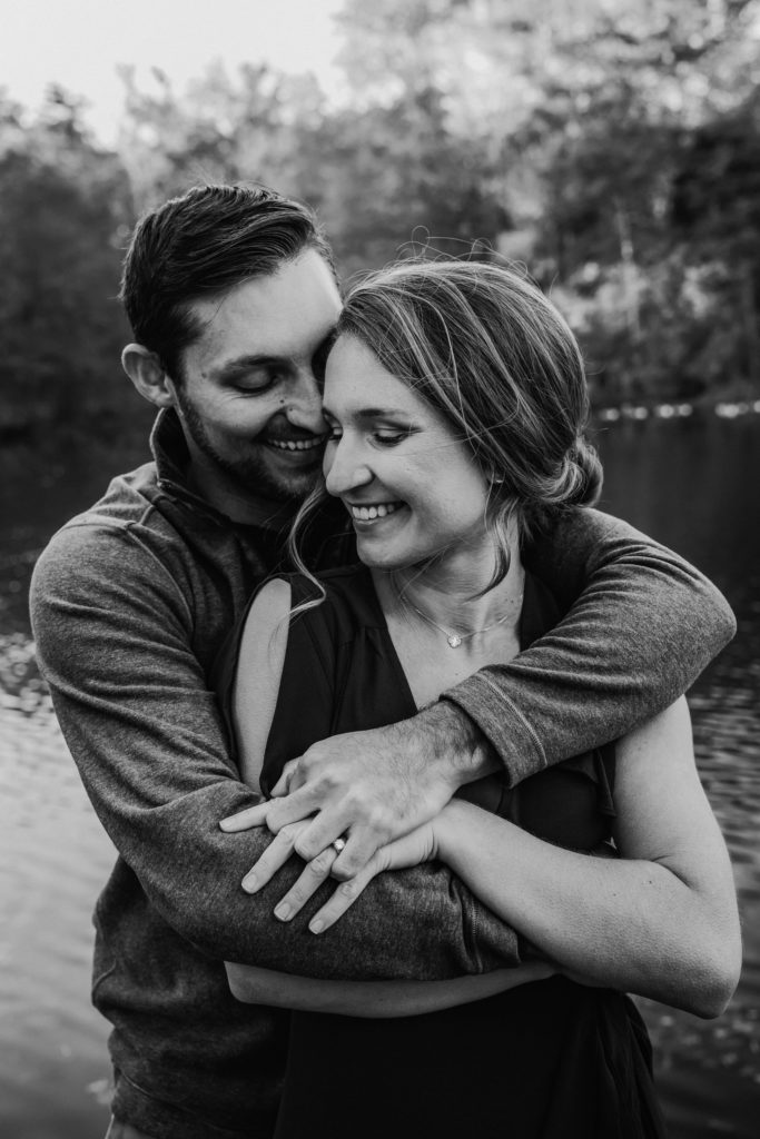 Rachel & Nick – Fall Engagement Session at the Cincinnati Nature Center ...