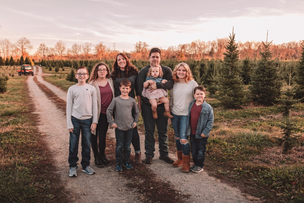 Steed Family – Christmas Tree Farm Mini Session – Cincinnati, Ohio ...
