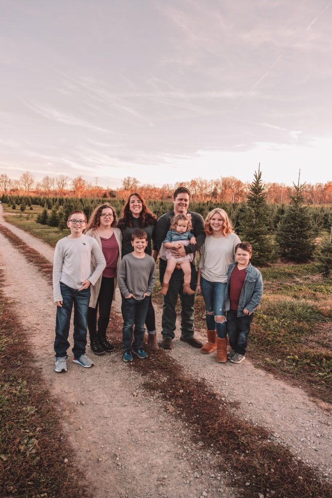 Steed Family – Christmas Tree Farm Mini Session – Cincinnati, Ohio ...