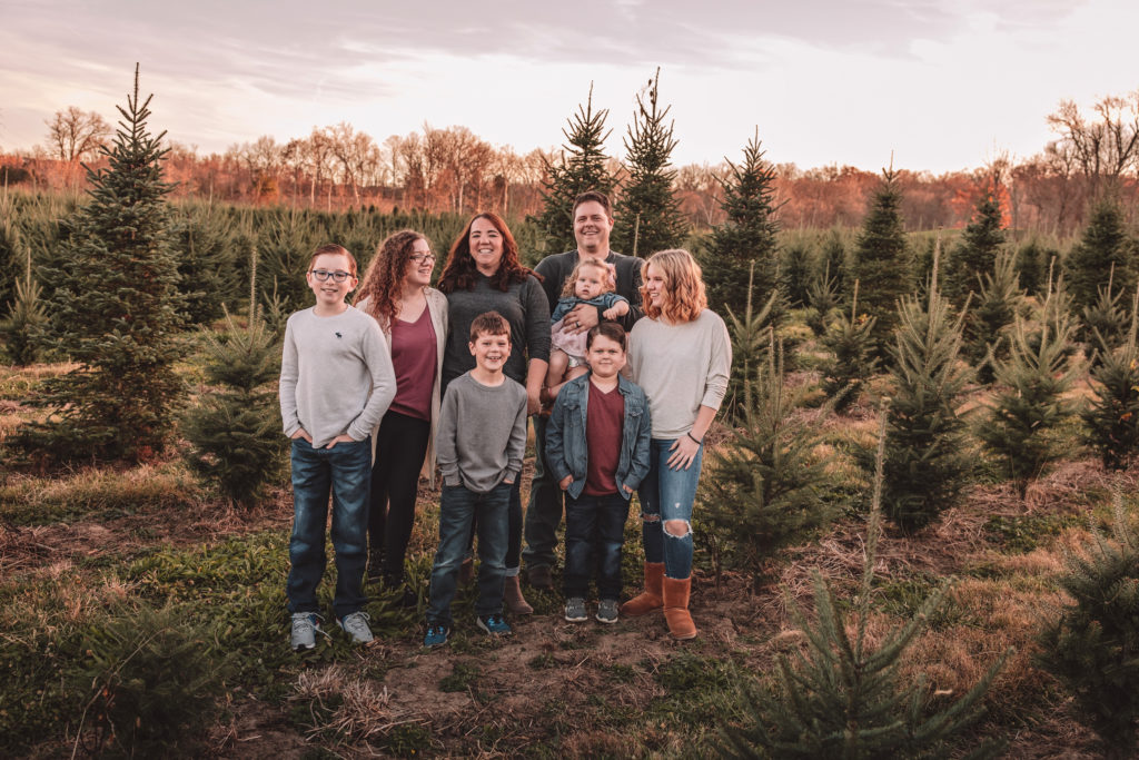 Steed Family – Christmas Tree Farm Mini Session – Cincinnati, Ohio ...